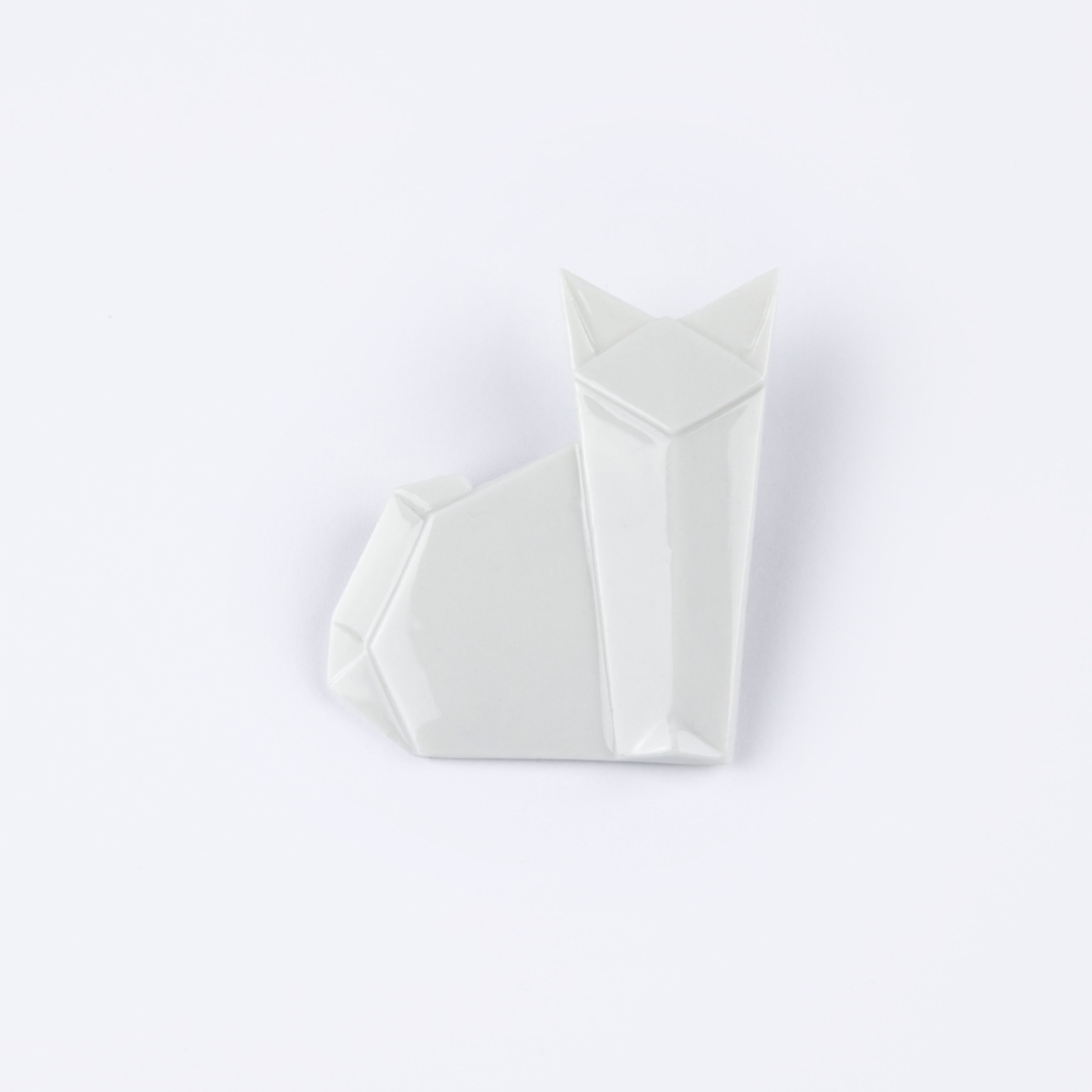 STEHLIK DESIGN Porcelánová brož KOČKA bílá | FashionShop PARAZIT